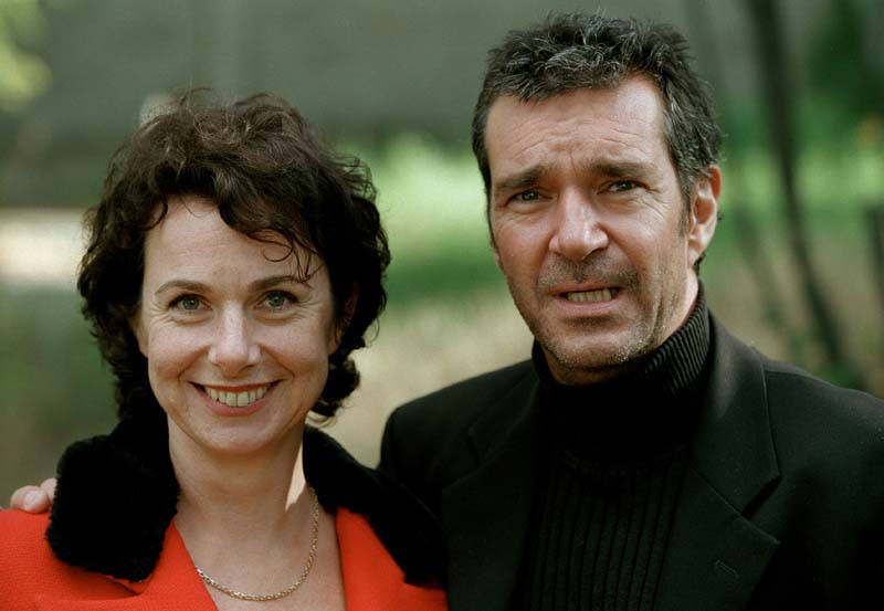 La vida en ocho pedazos (2002) de Jonathan Metzger