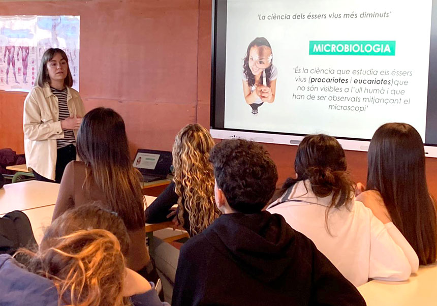 Las investigadoras del I2SysBio Àngela Vidal y Paola Corbín acercan el ...