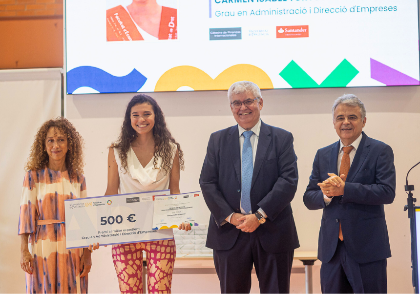 Entregados los Premios Extraordinarios, Mejores Expedientes de Grado y ...