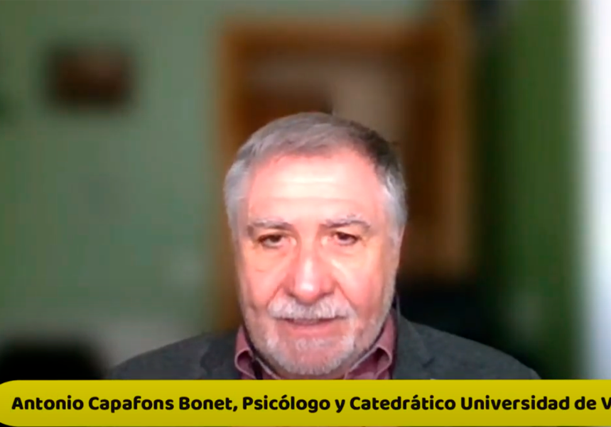 Antonio Capafons, director de la Clínica de Psicologia, concedix una ...