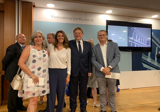 La professora Laura Ballester rep el Premi a l'Excel·lència Docent del ...