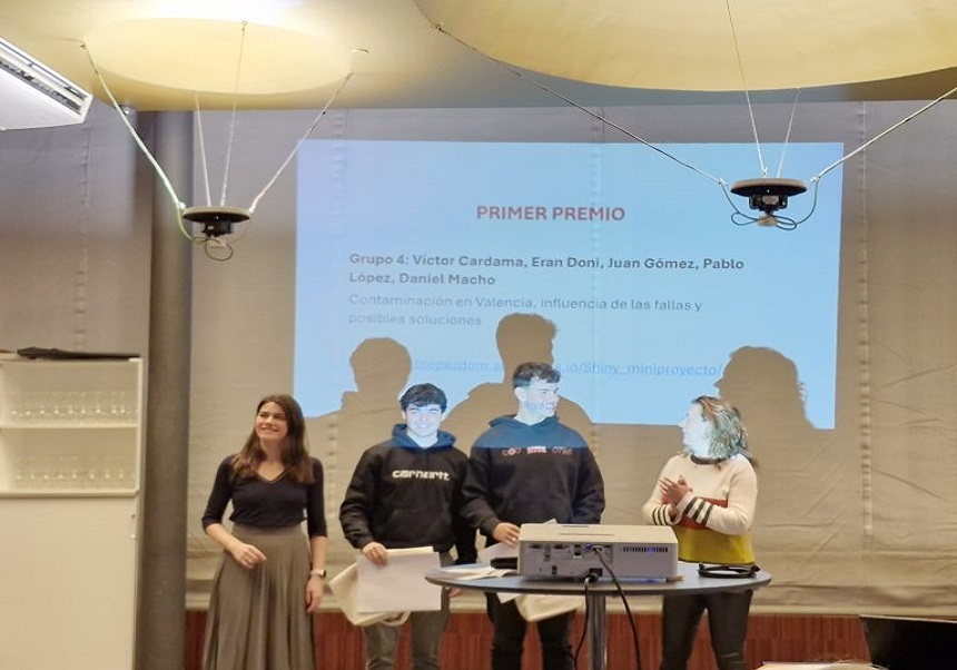 La Càtedra *IA-Vis lliurament els premis a estudiants de la *ETSE-UV ...