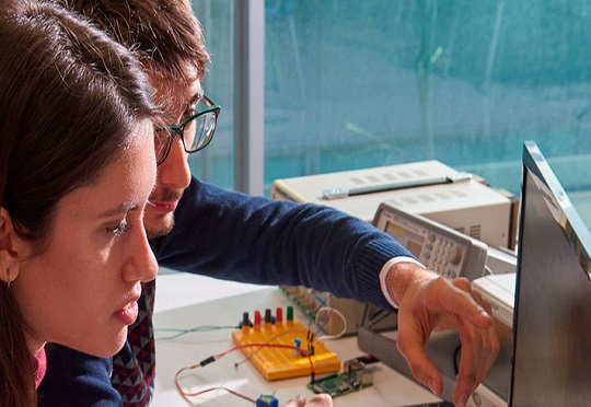 ¿Quieres estudiar Ingeniería Telemática?